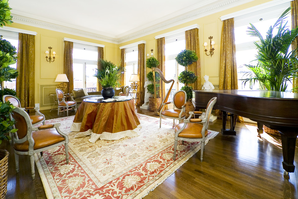 2901 Broadway Street | Dona Crowder