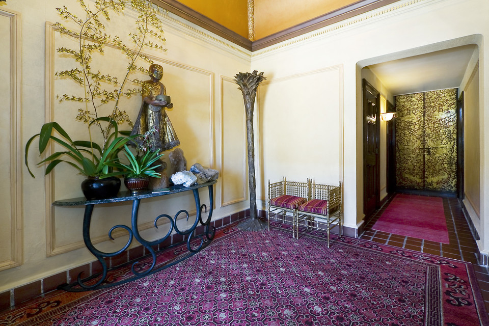 2901 Broadway Street | Dona Crowder