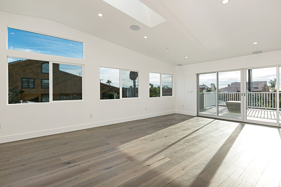 2454 Newcastle Ave | Kelly Howard