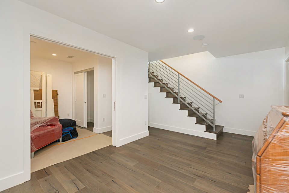 2454 Newcastle Ave | Kelly Howard